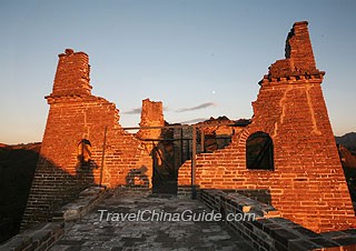 Simatai Great Wall Hiking Tour with Gubei Water Town